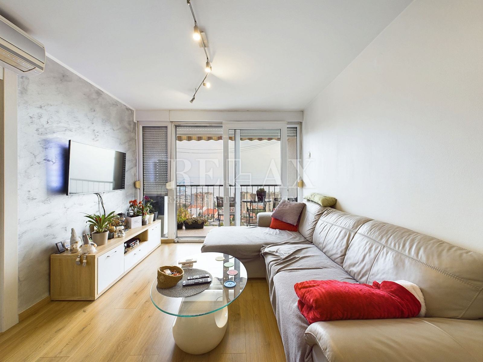 Rijeka, Krnjevo - trosobni stan sa loggiom (prodaja)