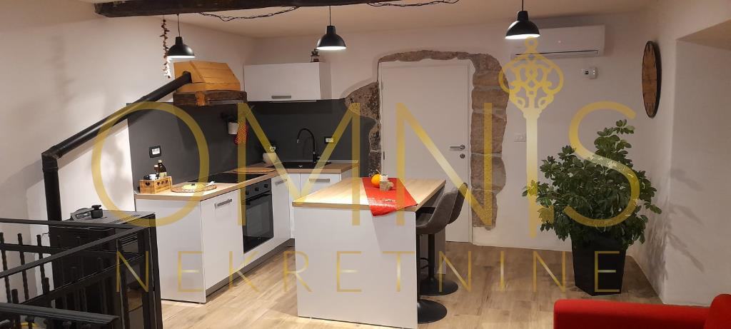 Rijeka, Matulji, 1S+DB, 40 m2, balkon i konoba! (iznajmljivanje)
