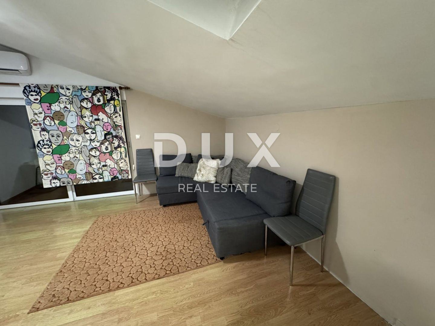 RIJEKA, SRDOČI - Novouređeni stan u kvalitetnoj gradnji (prodaja)