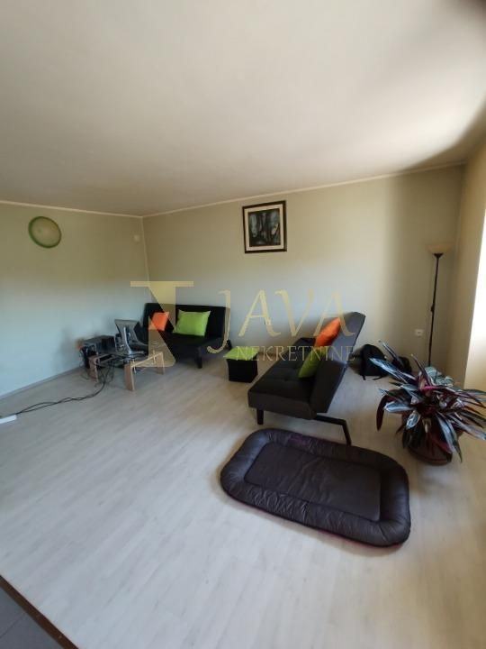 Rijeka, Sv. Kuzam, samostojeća kuća s 2 stana, renovirana 2017.g ...