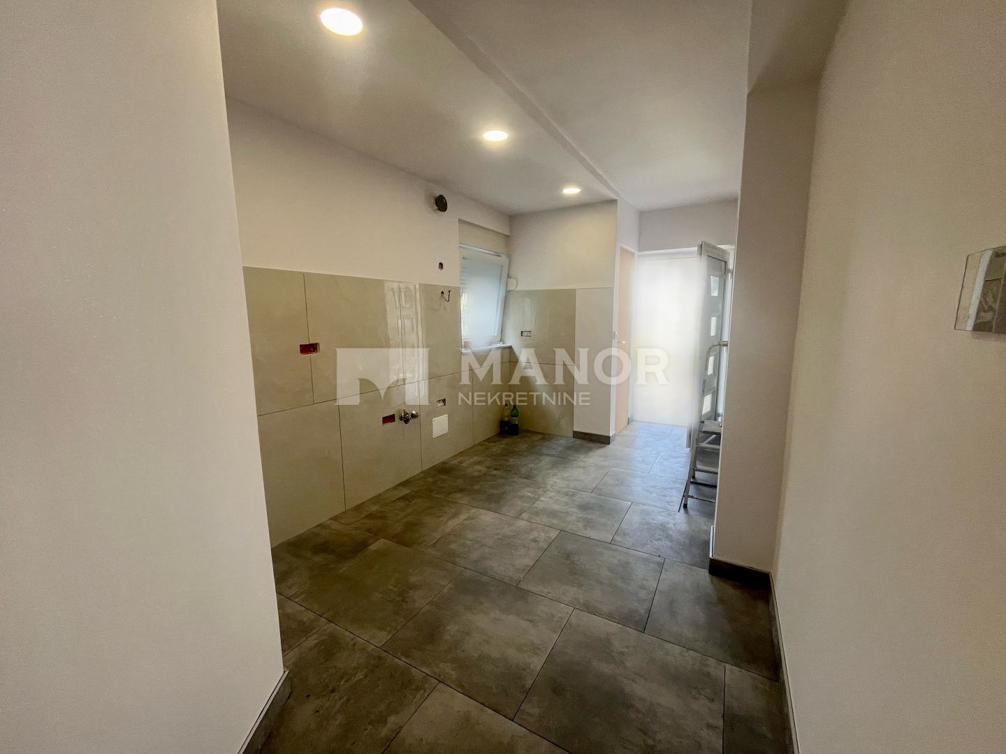 RIJEKA, TRSAT - 1S+DB stan s terasom, 45 m2 (prodaja)