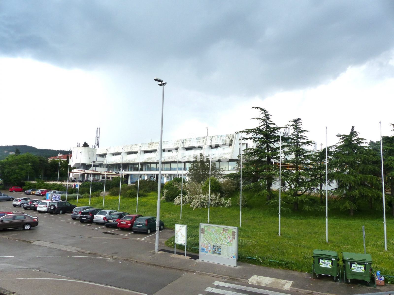 Rijeka, Trsat, etaža kuće, 90 m2, s okućnicom (prodaja)