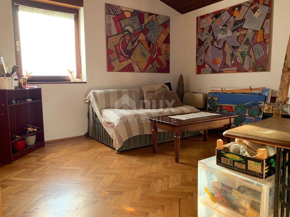 RIJEKA, TRSAT - etaža kuće, 90,62 m2, 3S+DB, GARAŽA, PREDIVAN PANORAMS ...