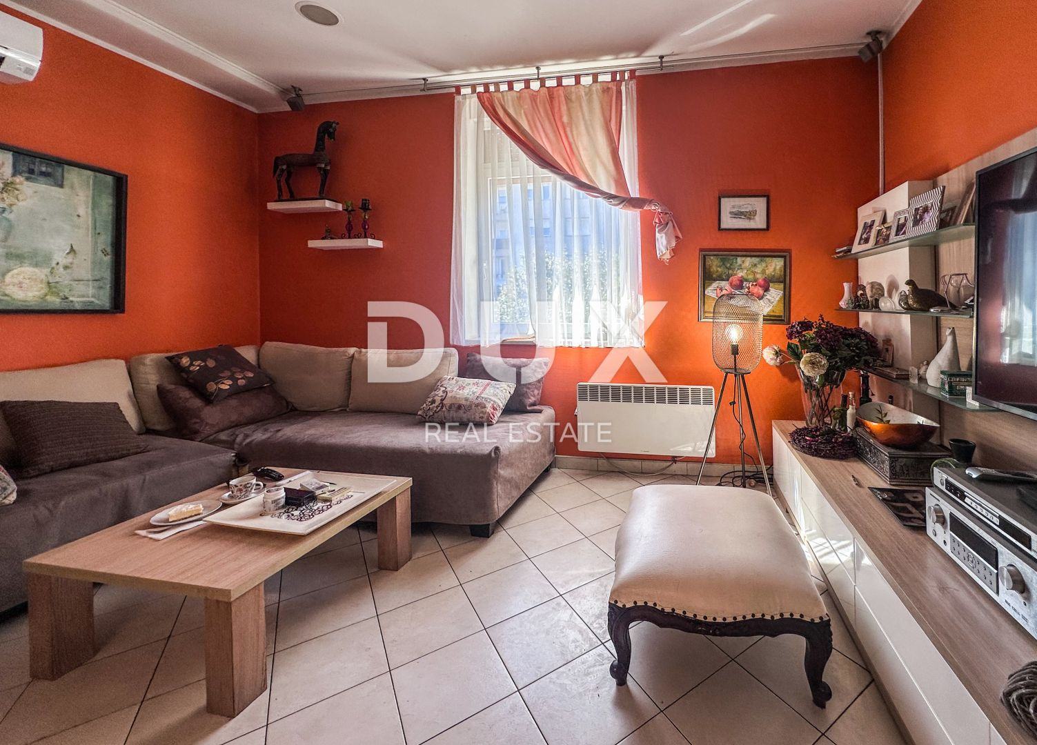 RIJEKA, TURNIĆ - Prostrani 2S+DB stan. Blizina svih sadržaja (prodaja)