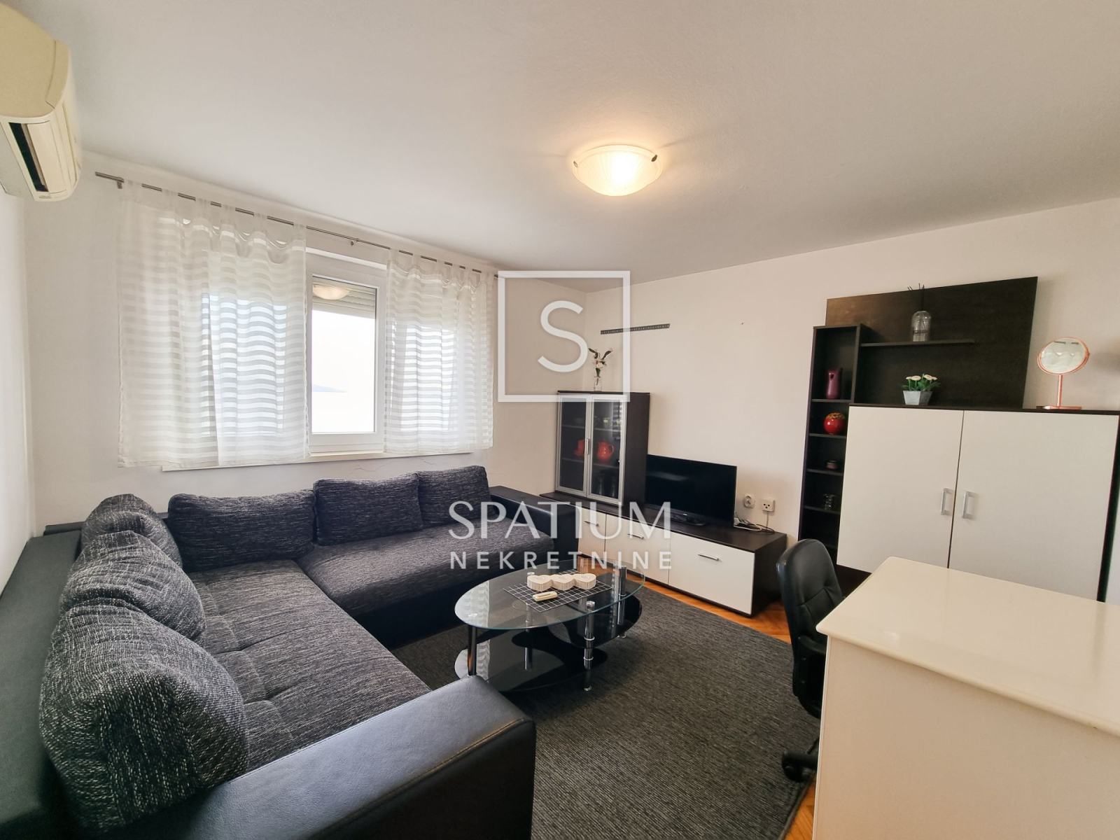 TURNIĆ, STAN S PANORAMSKIM POGLEDOM I LIFTOM (prodaja)