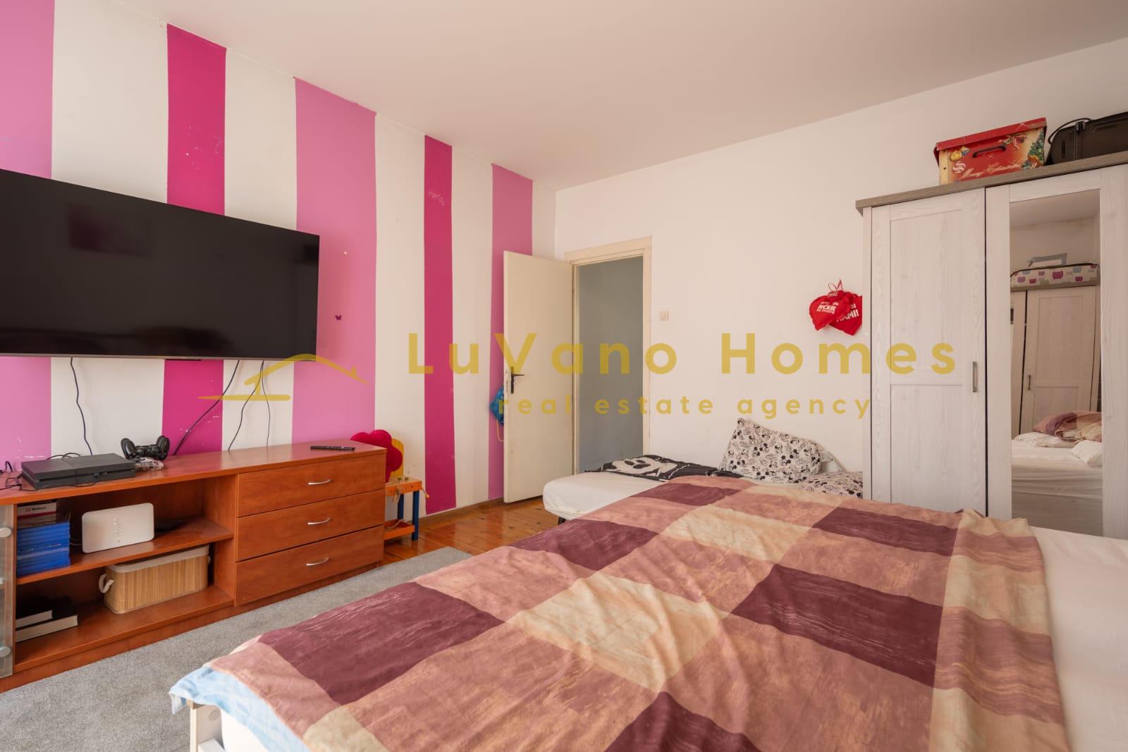 Rijeka, Turnić - Stan 2S klasični, 55 m2, novi krov, fasada (prodaja)