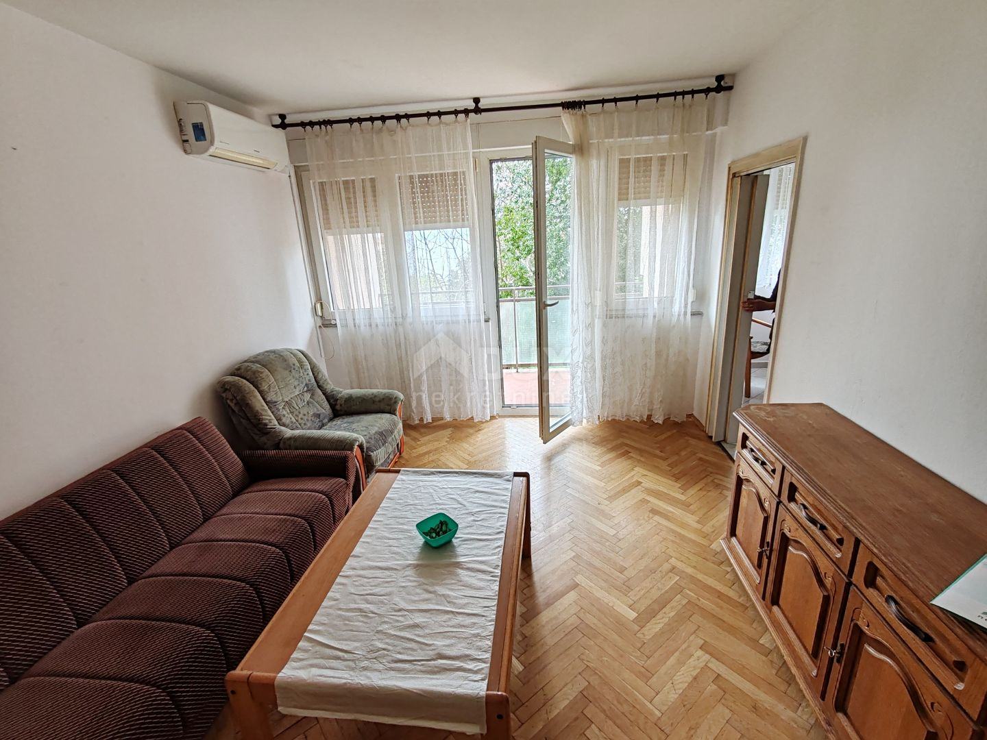 RIJEKA, TURNIĆ - Stan u visokom prizemlju (prodaja)