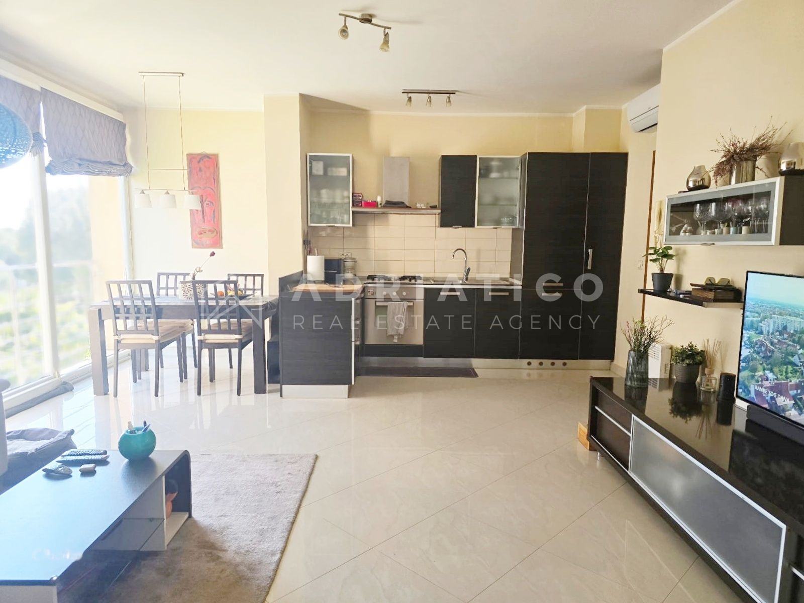 Rovinj, okolica, dvosoban stan na prvom katu (prodaja)