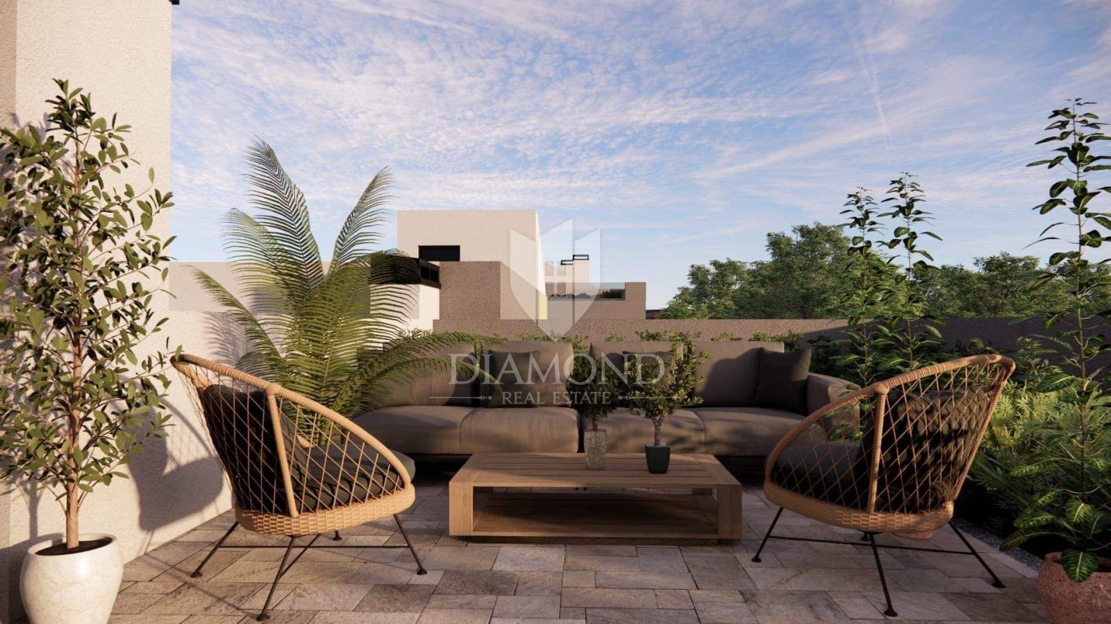 Rovinj, izvrstan stan sa terasom u predgrađu (prodaja)