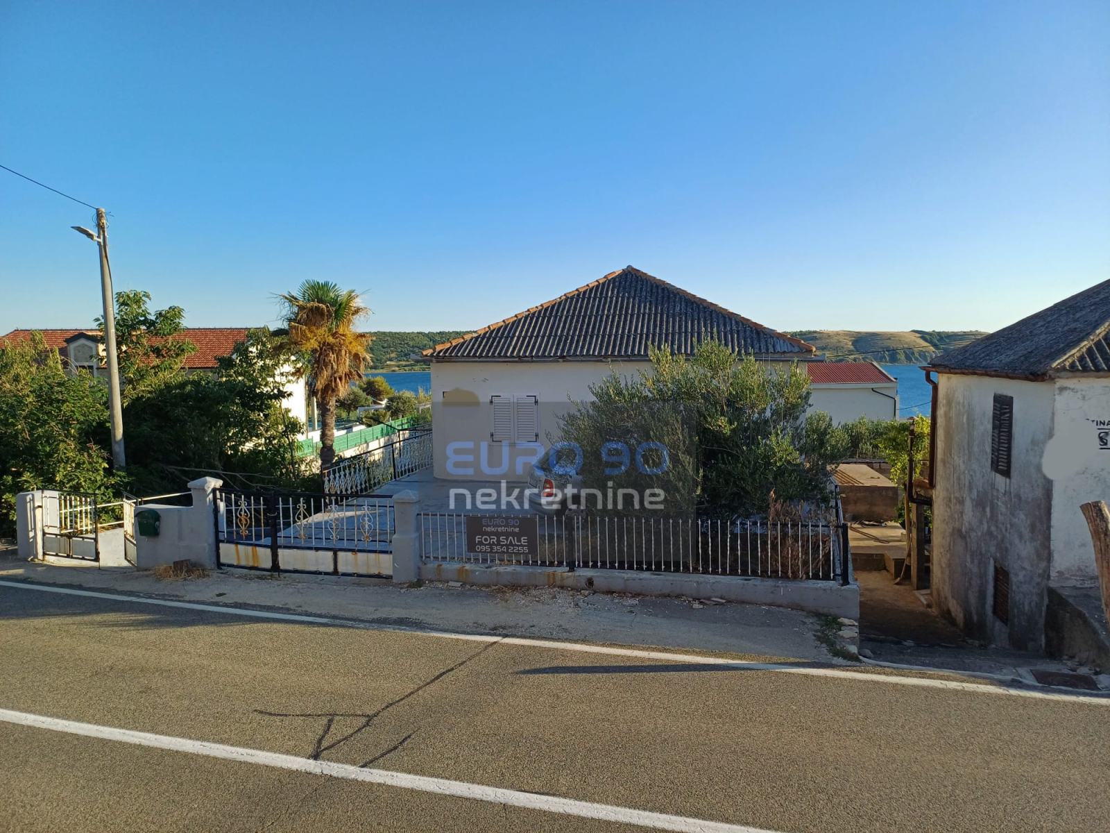 RTINA-OBITELJSKA KUĆA U SAMOM CENTRU MJESTA S POGLEDOM NA MORE ...