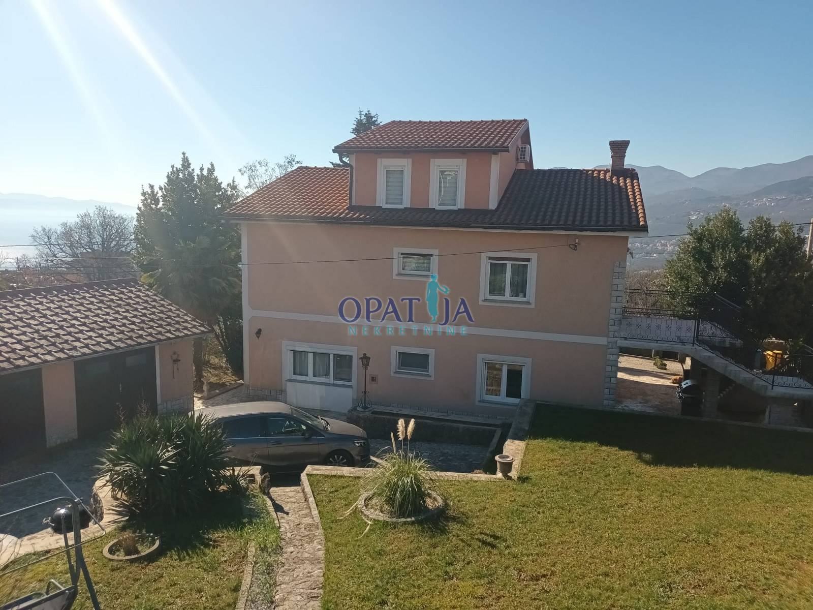 Rubeši, HITNA PRODAJA, lijepa kuća s 2 stana, 1600 m2 okućnice, garaža ...
