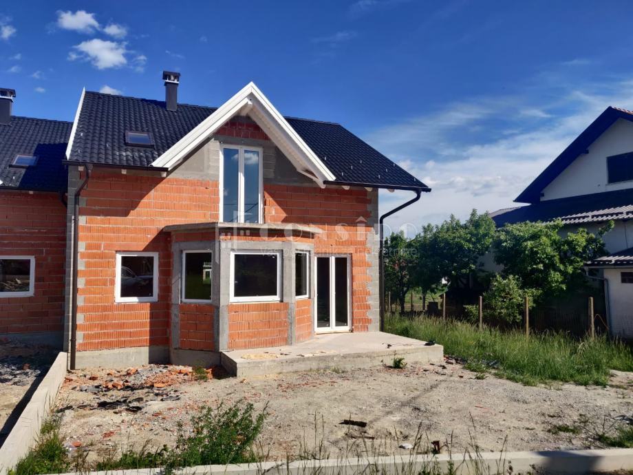 Rugvica, dvojna kuća 200 m2, roh bau (prodaja)