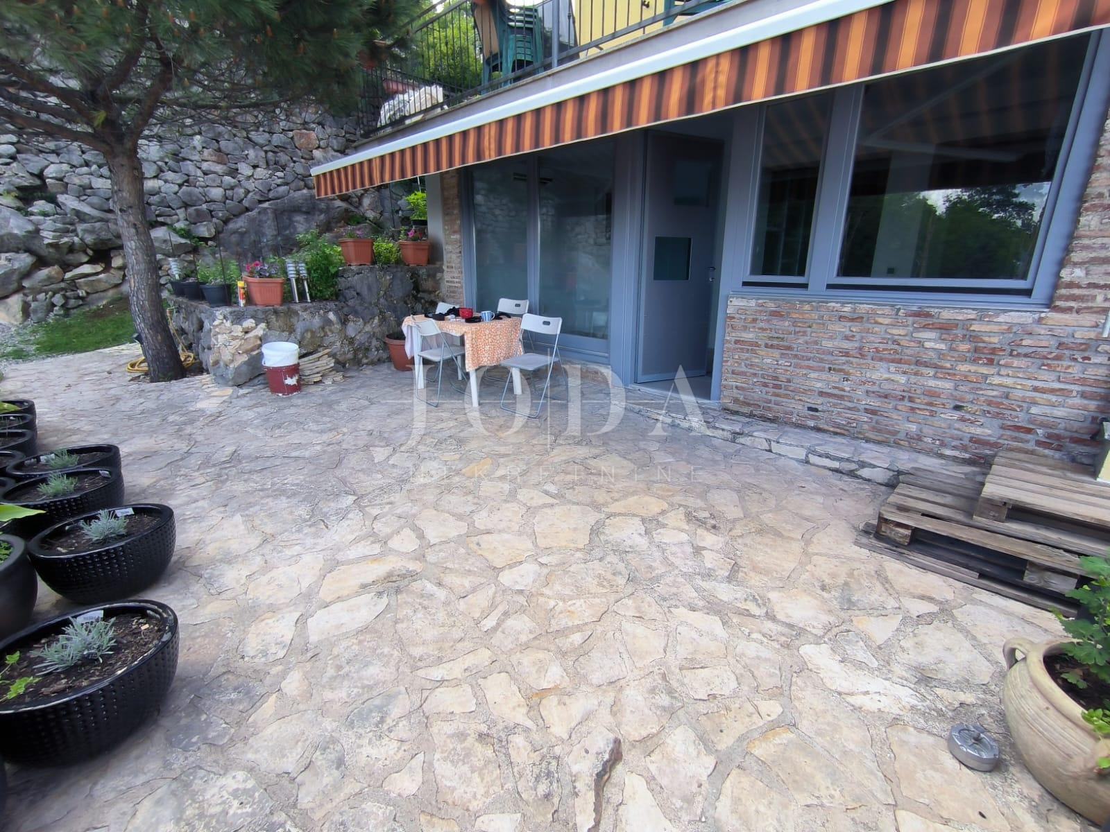 Rukavac, stan sa terasom (prodaja)