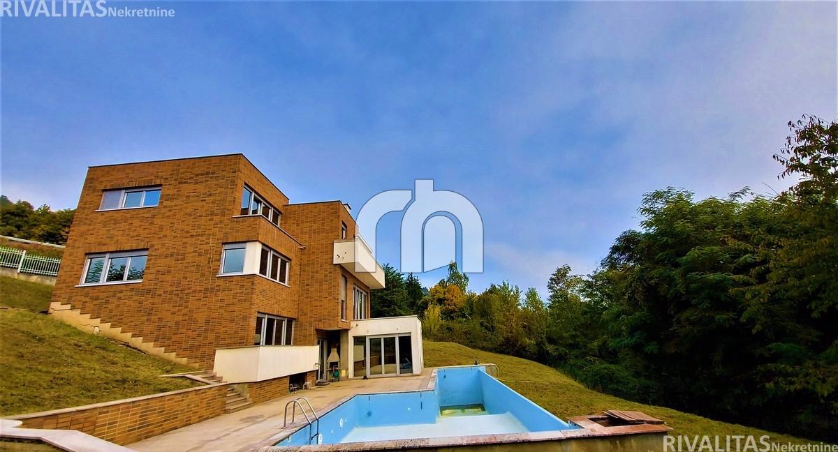 Samobor - Centar, 345 m2, 3100 m2 okućnica, bazen-BEZ PROVIZIJE (prodaja)