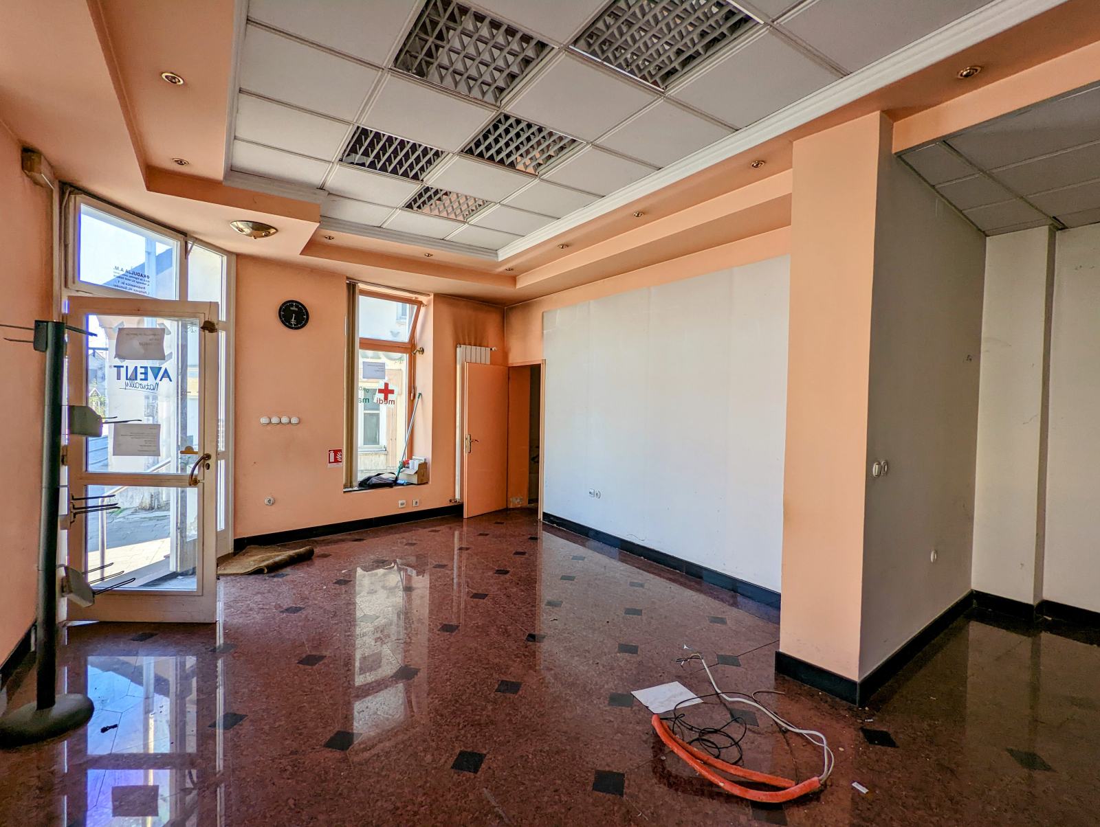 SAMOBOR, Perkovčeva ulica, centar, 56m2 + 30m2 (podrum) (iznajmljivanje)