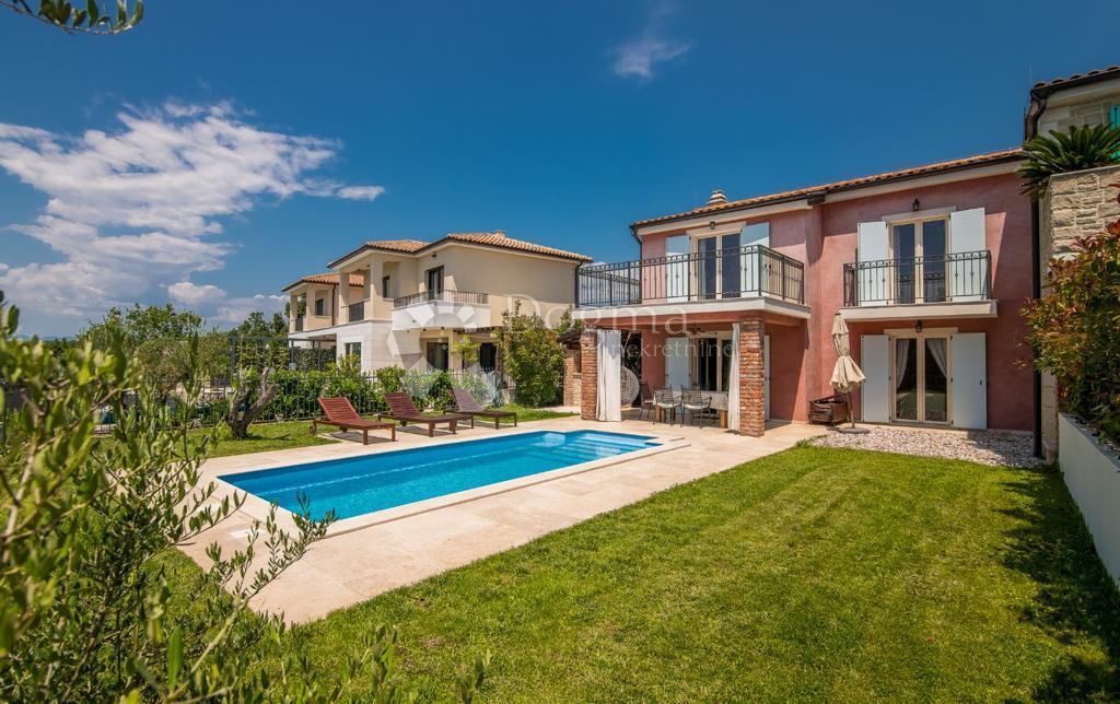 ŠARMANTNA KUĆA S BAZENOM - OKOLICA GRADA KRKA (prodaja)