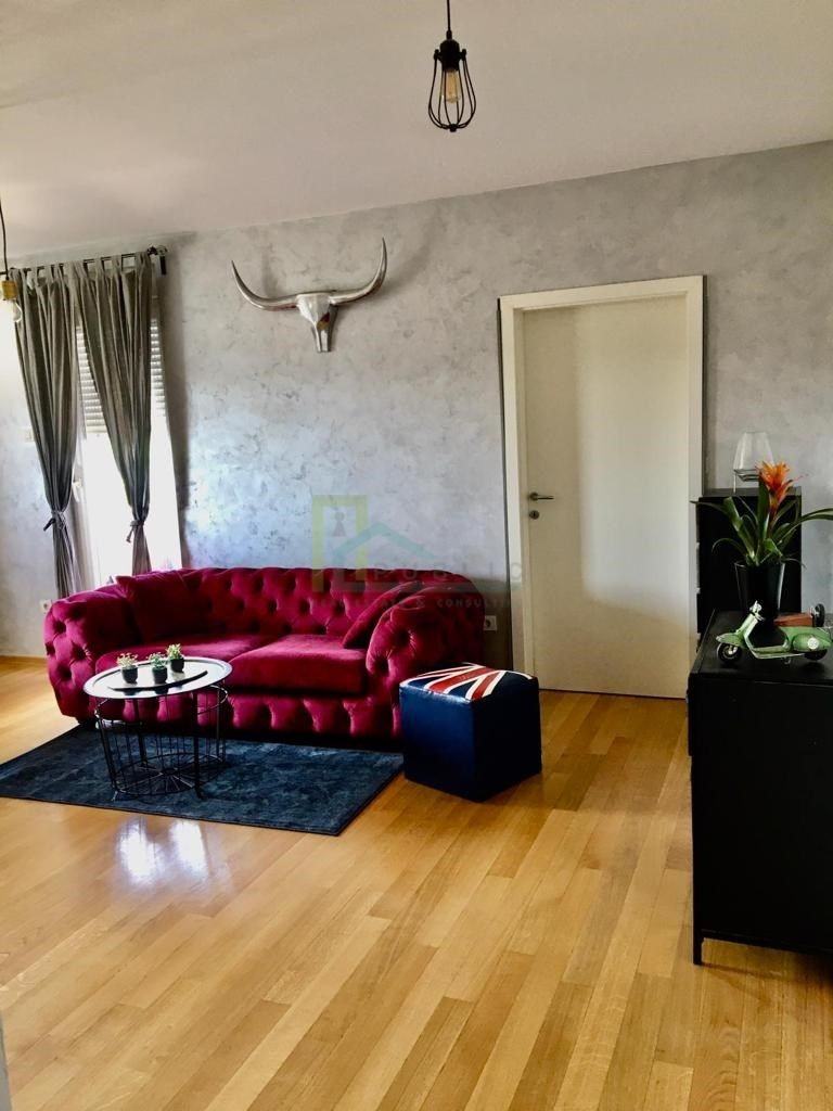 SLOBOŠTINA 54m2 - Oreškovićeva (Lijep 2soban stan) (iznajmljivanje)