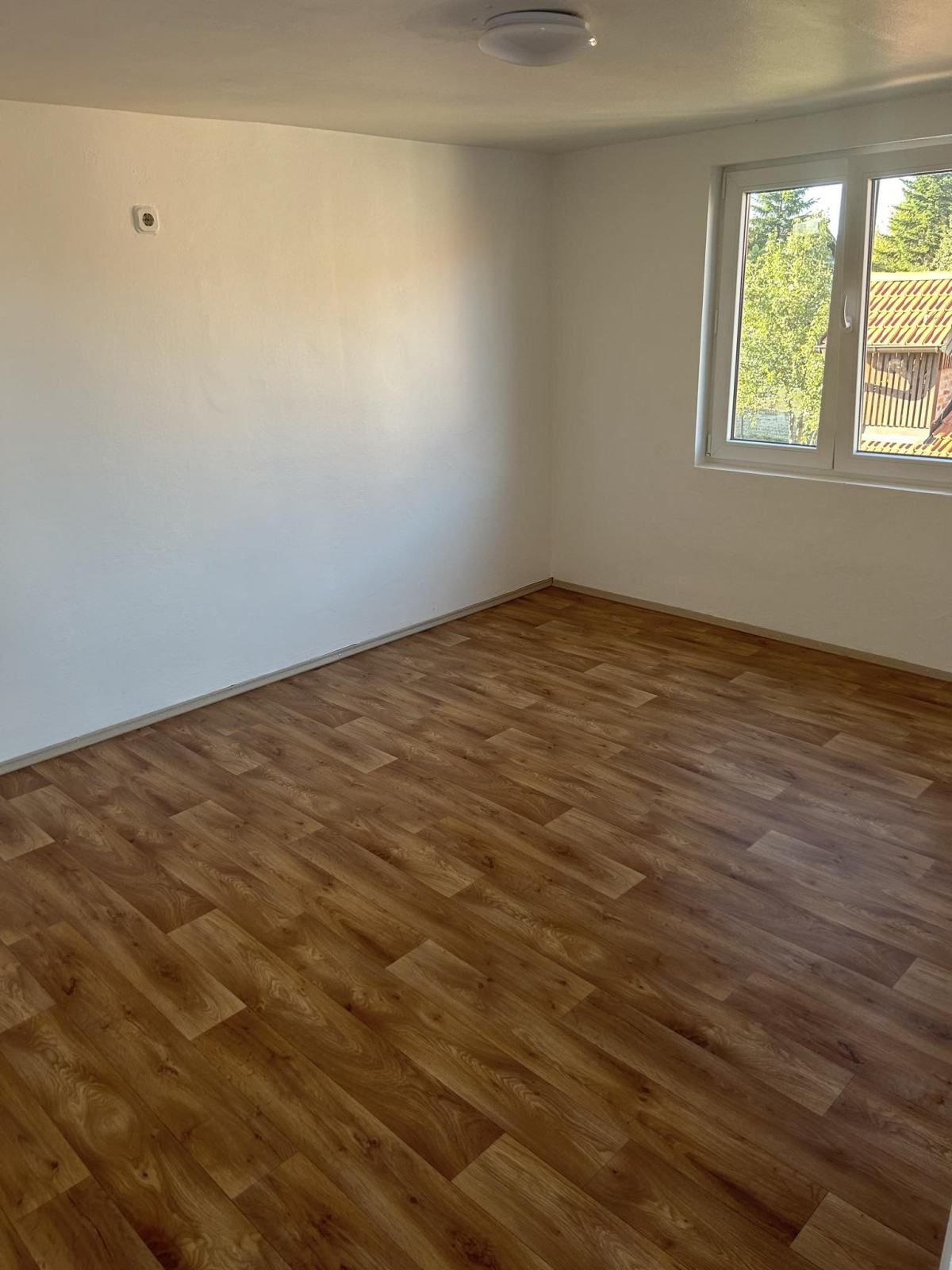 Small houses and Apartments (Ivanja Reka), 65.00 m2 Available ...