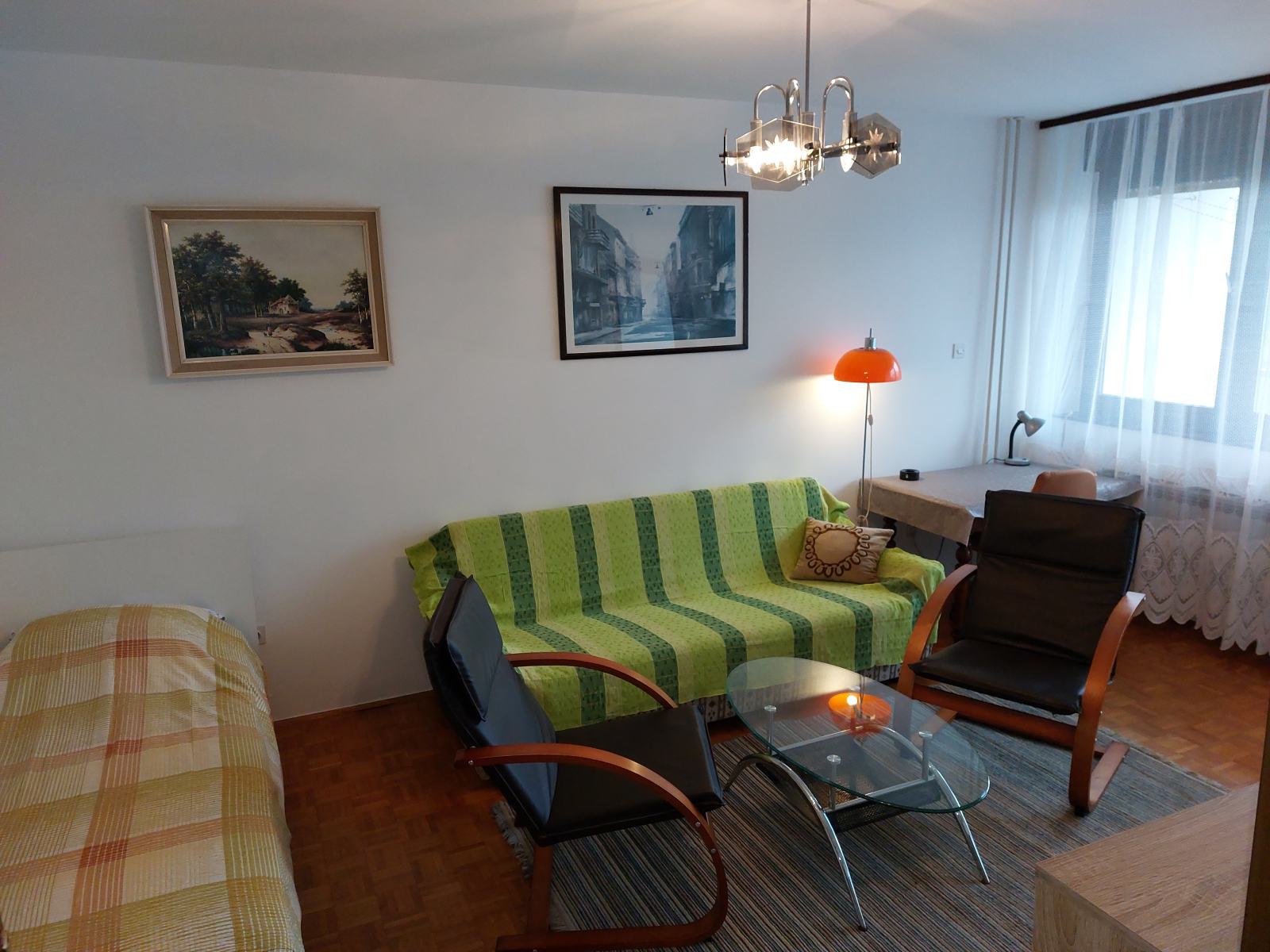 Soba 22 m2 s balkonom, u 2-sobnom stanu- TRAŽIM CIMERA u stan od 63 m ...