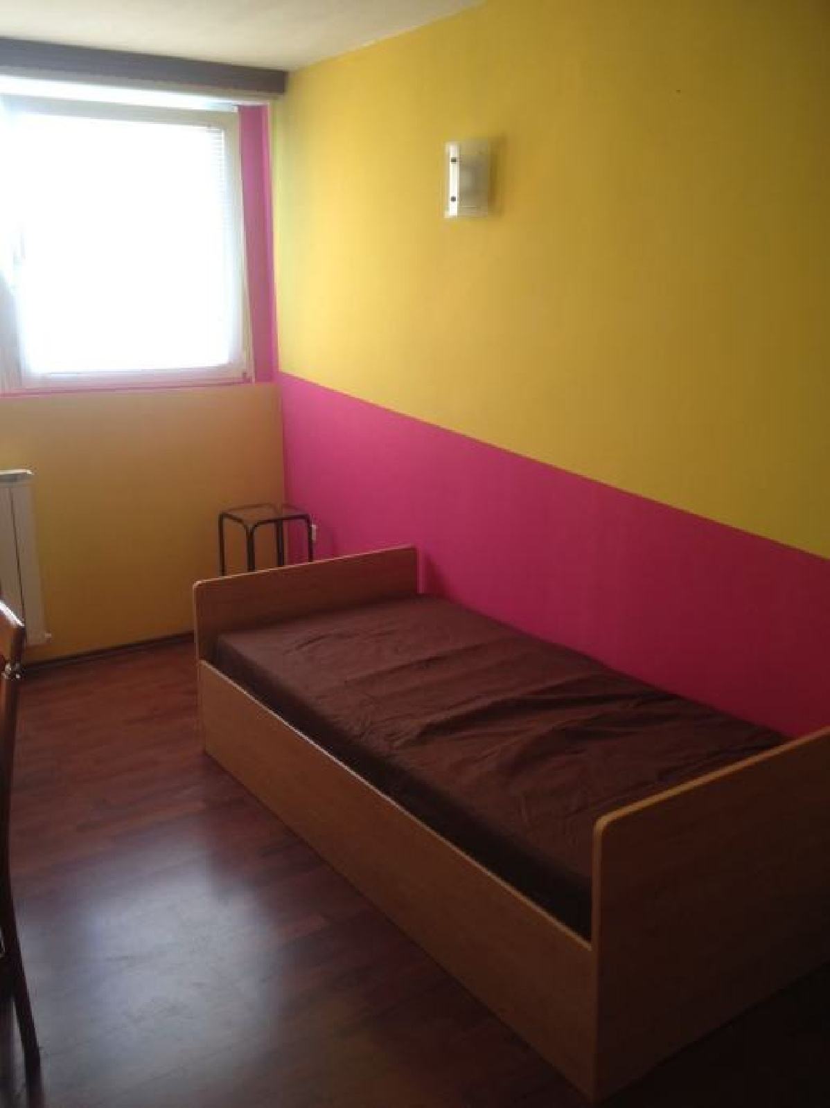 Soba sa balkonom (iznajmljivanje)