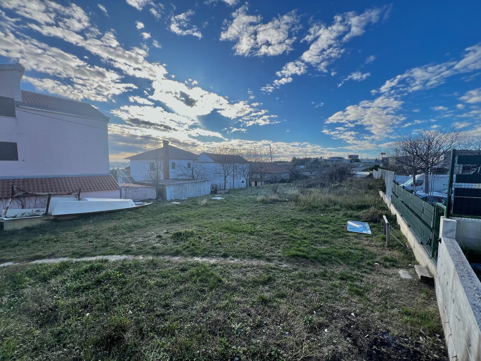 ***Solin - građ. zemljište - 1371m2***