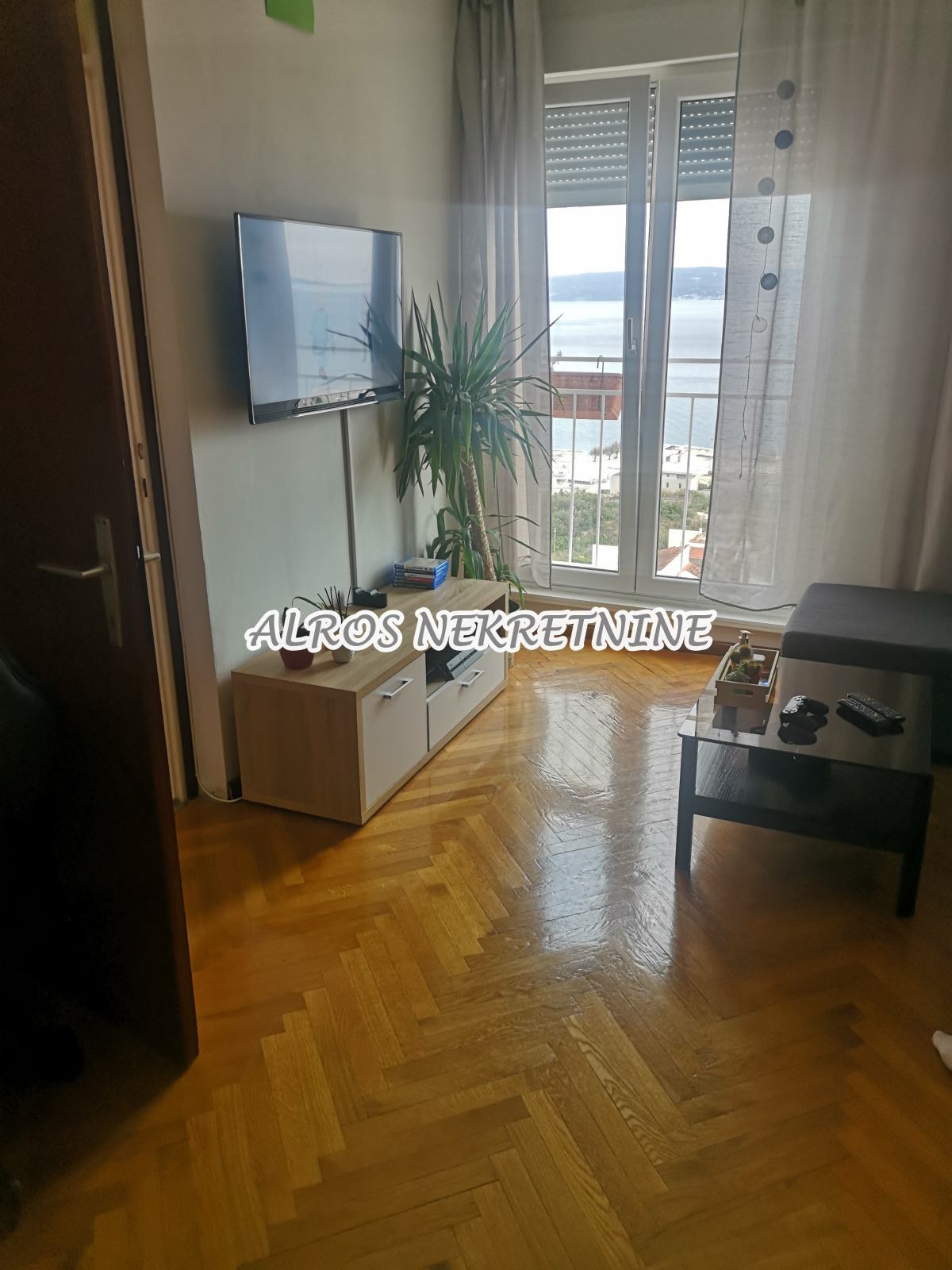 TRSTENIK, 1S+DB 49m2, JUG//PVC STOL.-PREKRASAN POGLED NA MORE (prodaja)