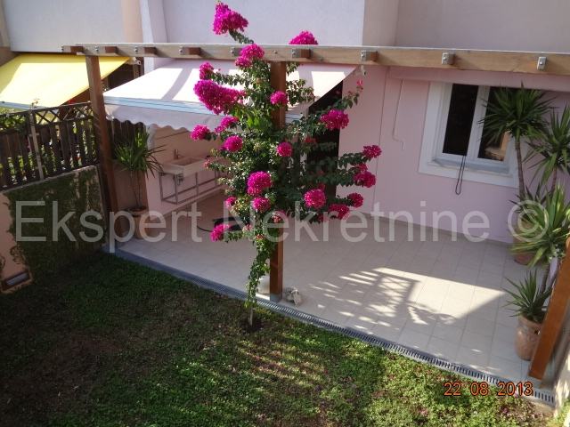 Split, Brda, Bila idra, jednosoban stan 50m2,vrt 22m2, jug (prodaja)