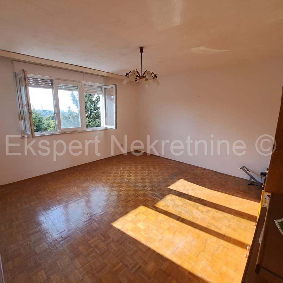 Split,Brda,dvosoban stan 71m2 na trećem katu bez lifta (prodaja)