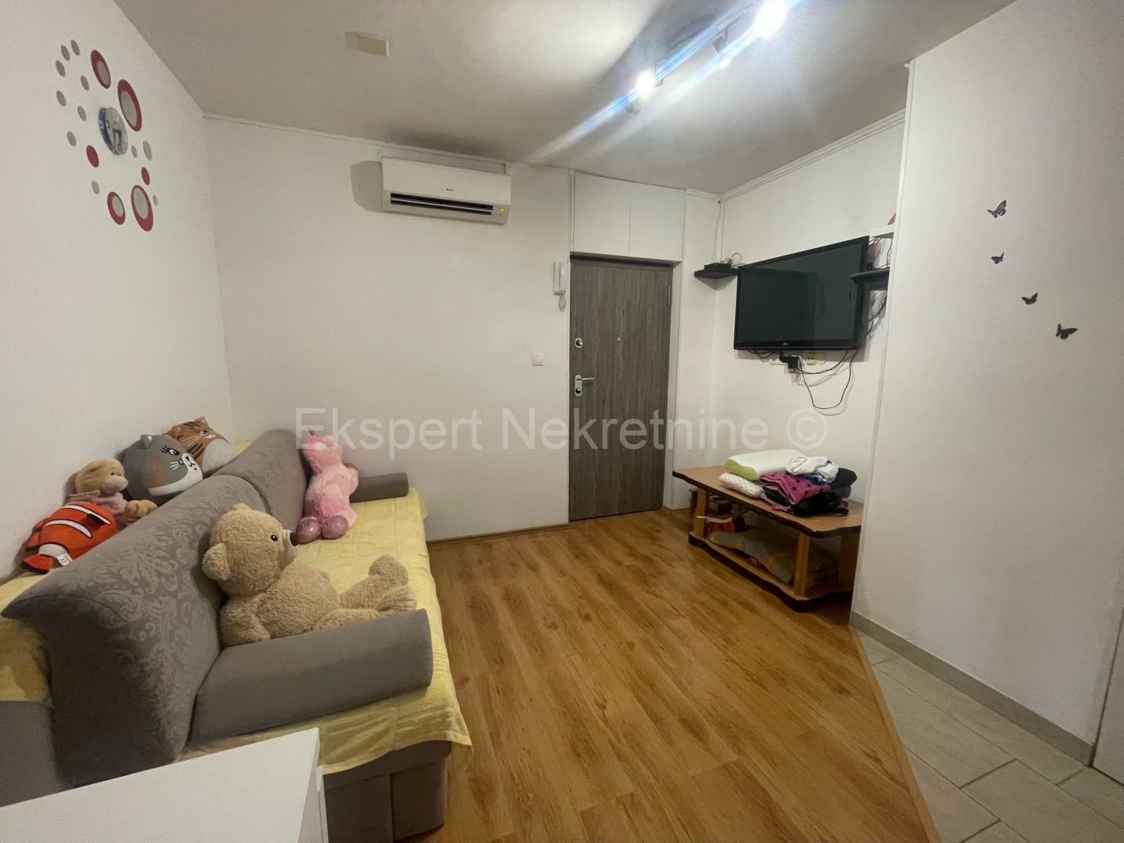 Split, Brda, jednosoban stan 42 m2 s lođom,6.kat, lift (prodaja)