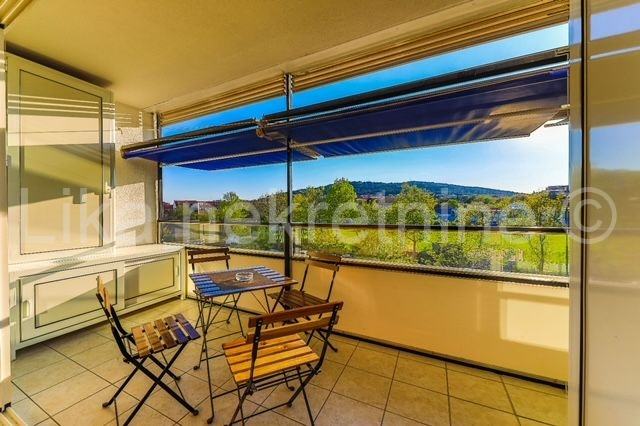 SPLIT-CENTAR PRILIKA 99m2, 3s, sa balkonom za stanovanje ili investici ...