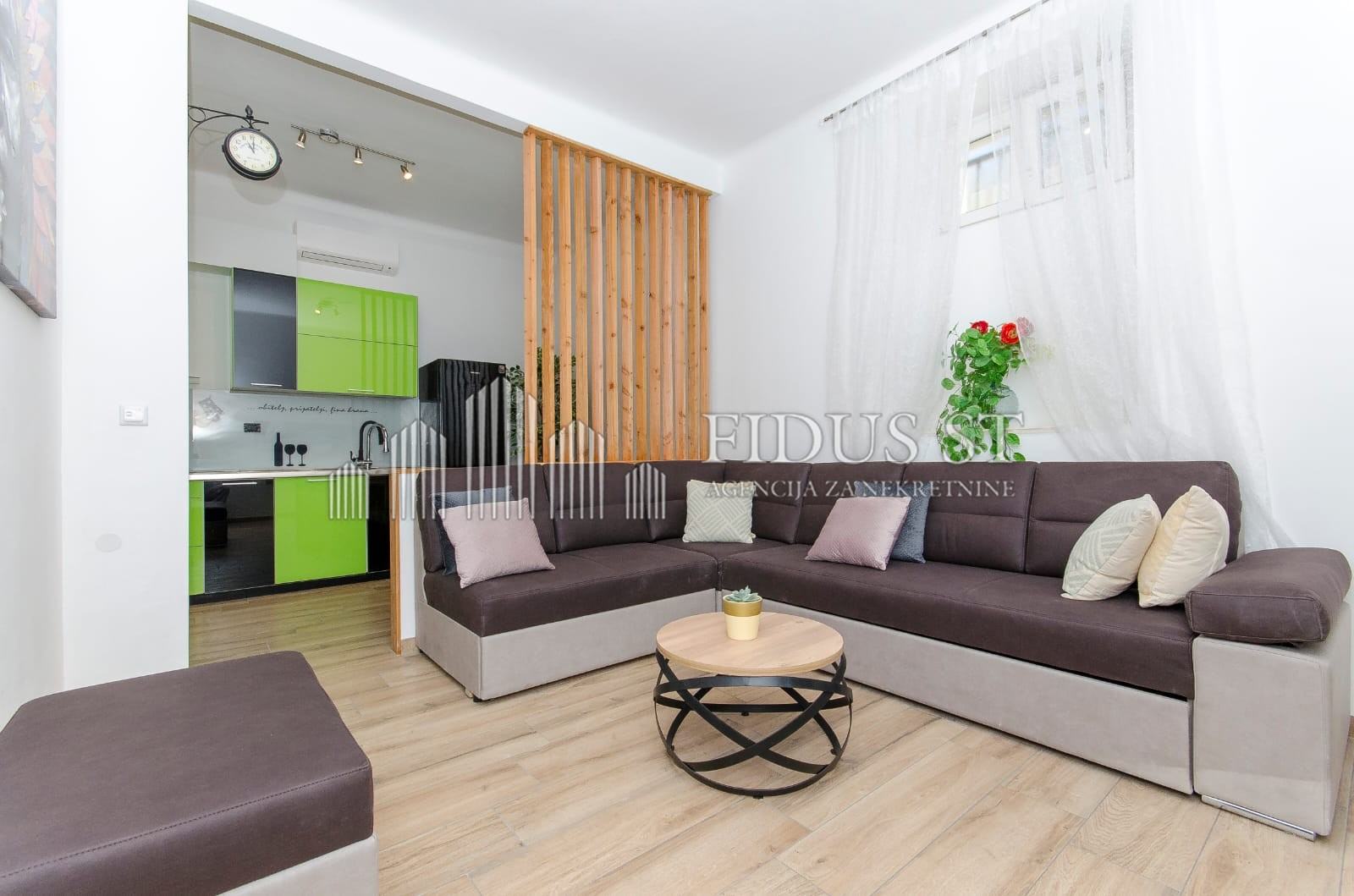 SPLIT - CENTAR, jednosoban stan 50m2 - idealan za turizam (prodaja)