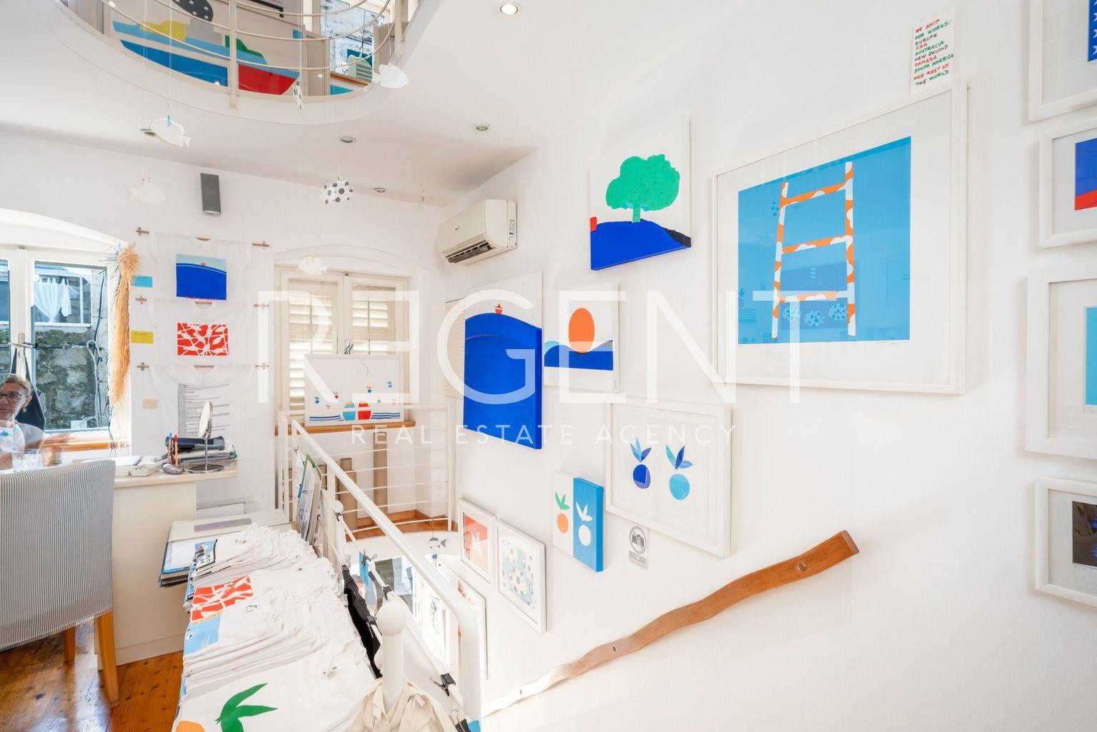 Split, Centar - Kamena kuća u Dioklecijanovoj palači 75 m2 (prodaja)