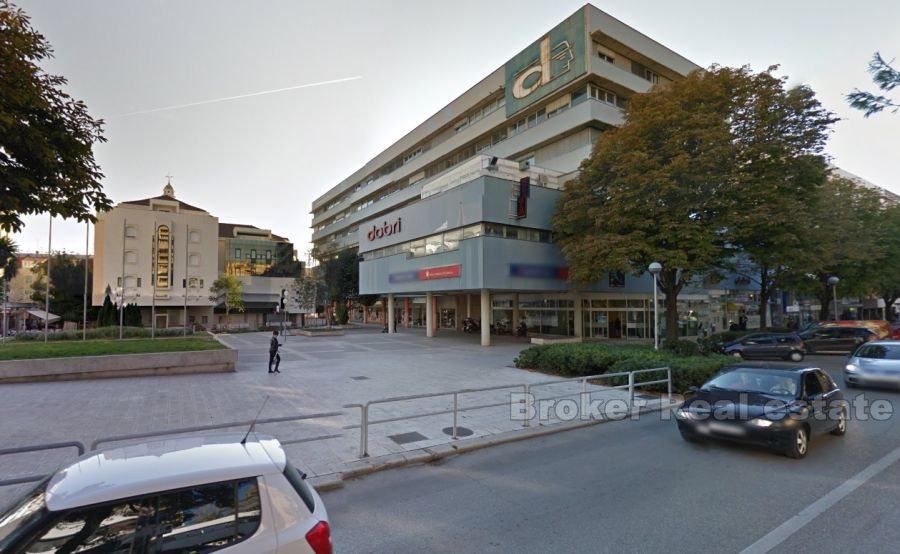 ***Split, centar, poslovni prostor, 24m2 *** (prodaja)