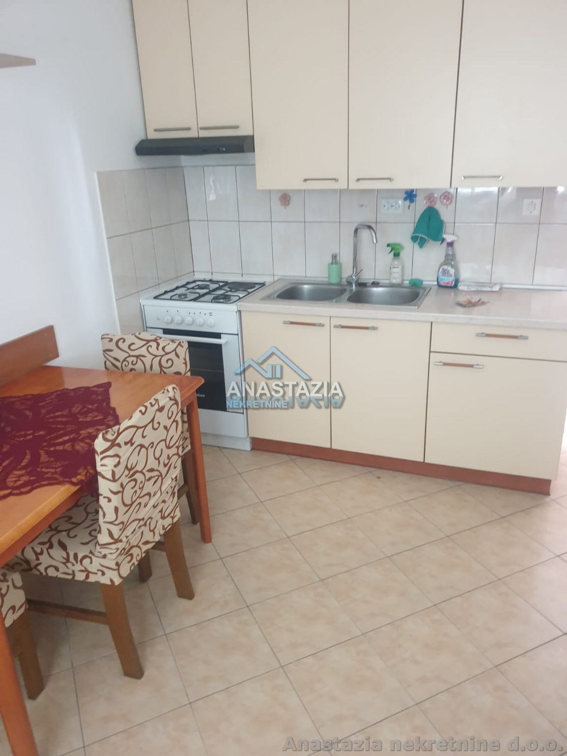 SPLIT DRAGOVODE JEDNOSOBAN NAMJEŠTEN STAN 40 M2 (iznajmljivanje)