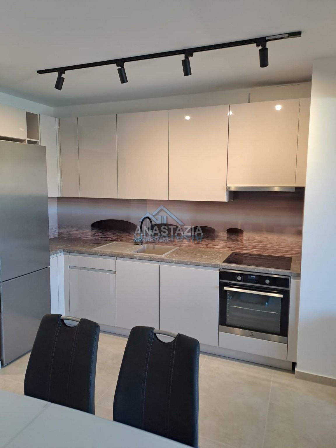 SPLIT DRAGOVODE (NOVOGRADNJA) DVOSOBAN NOVO OPREMLJEN STAN+PARKING ...