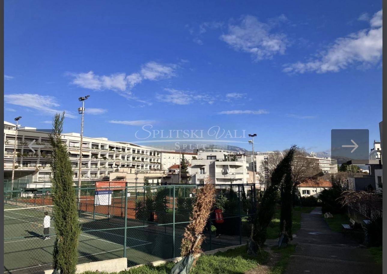 Split, Firule-atraktivna lokacija trosoban stan 200 m od mora (prodaja)