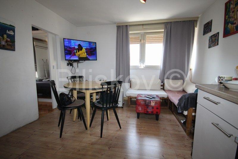 Split, Gripe - dvosoban stan u zgradi (prodaja)