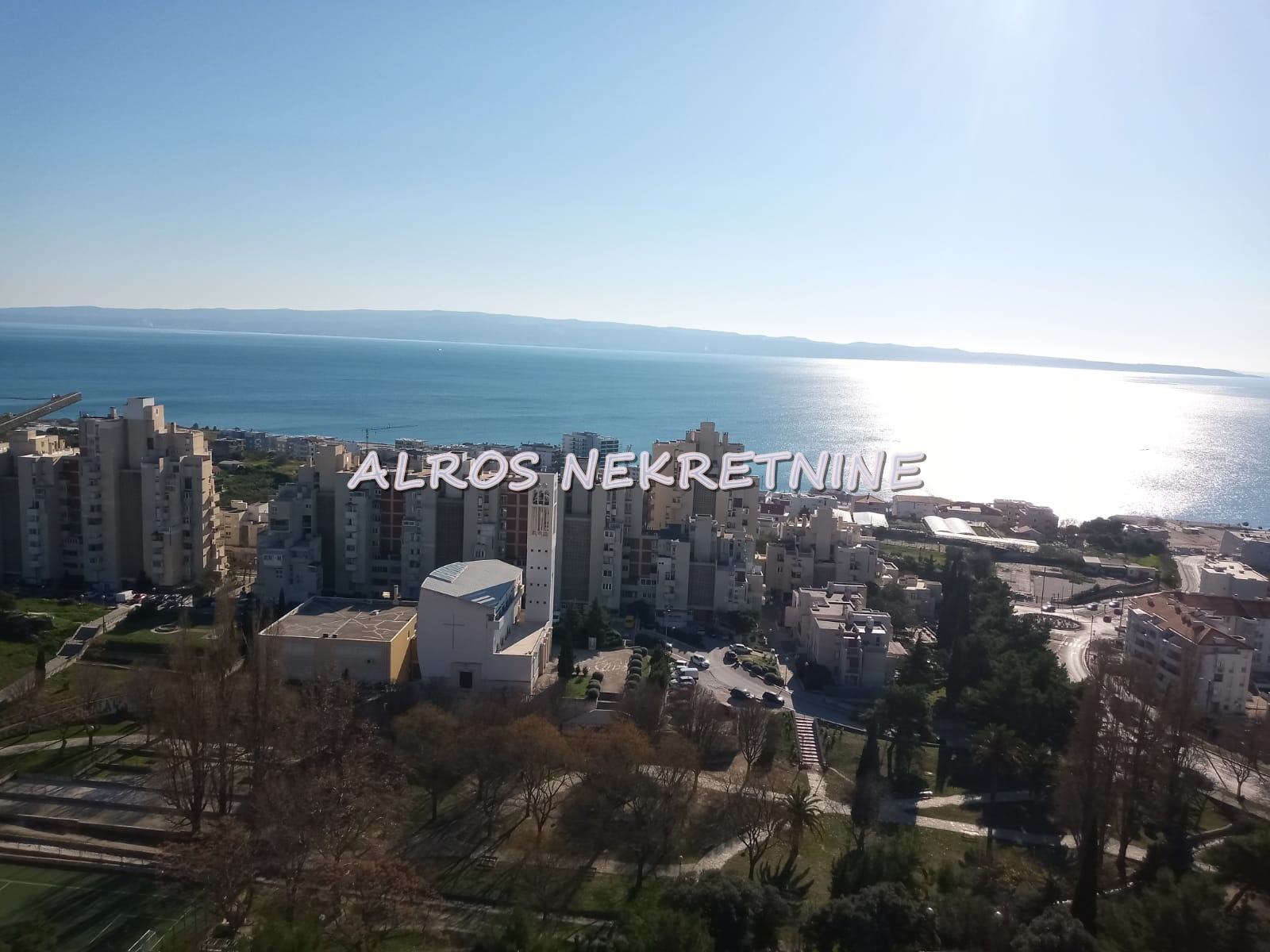 Split, Mertojak, 3s+db 97m2, zadnji kat s prekrasnim pogledom J-S ...