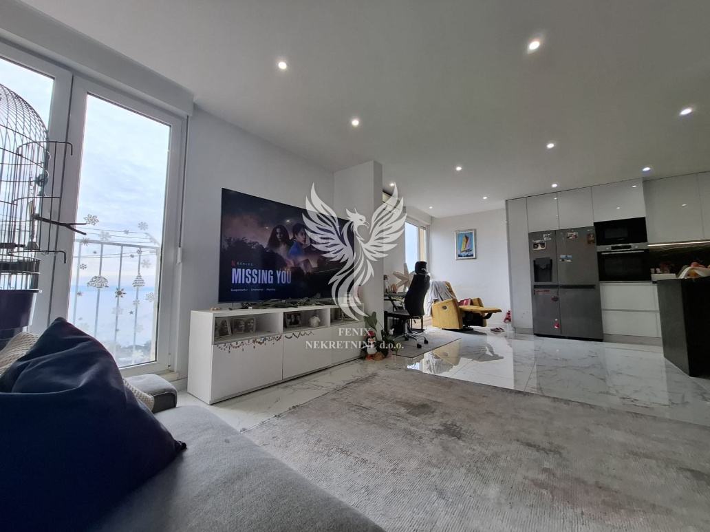 SPLIT, MERTOJAK, ODLIČAN 3S + DB STAN, NOVORENOVIRAN, (prodaja)