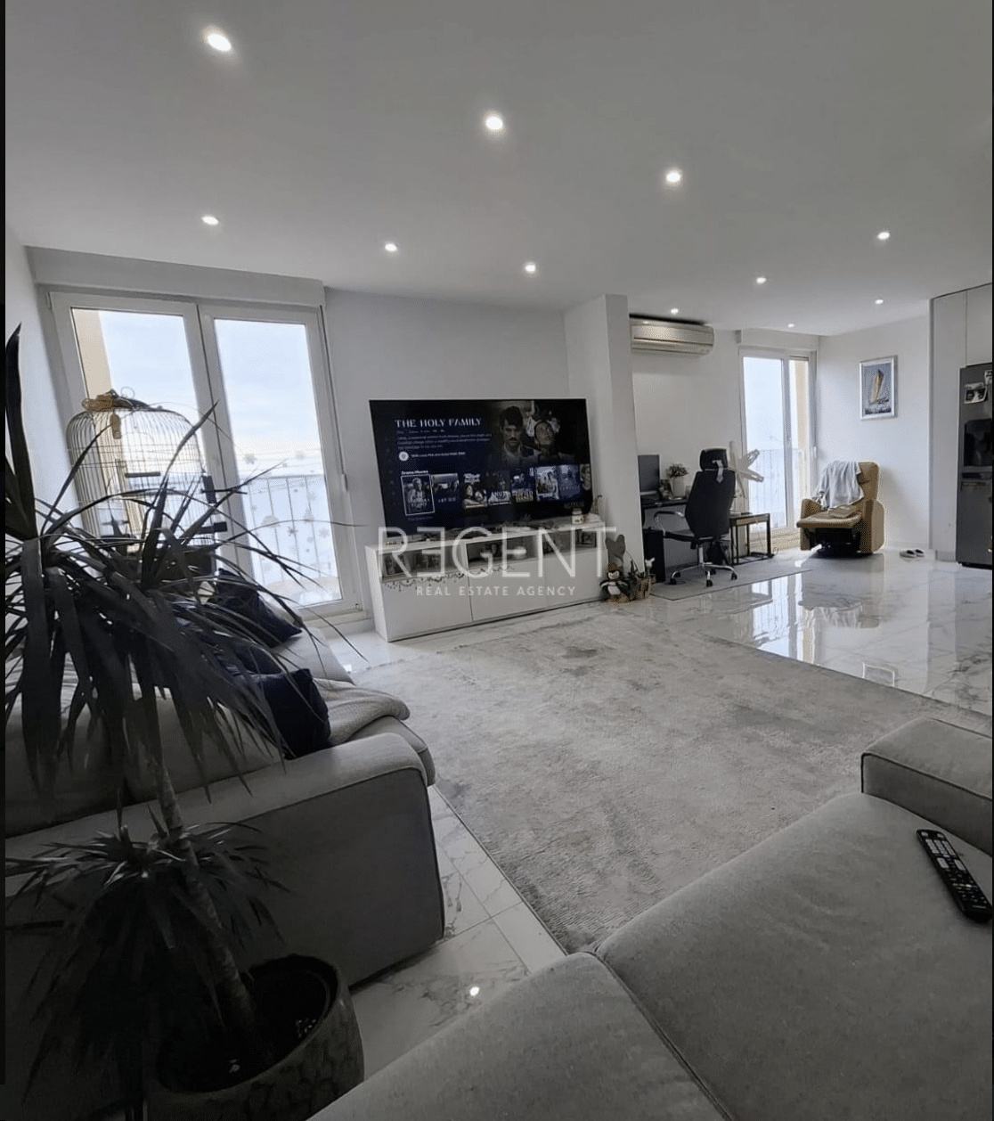 Split, Mertojak - Trosoban renoviran stan 96 m2 s pogledom na more ...