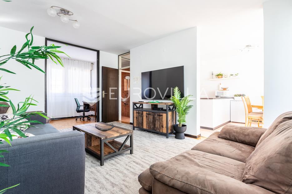 Split, Poljička cesta, trosoban stan na odličnoj lokaciji (iznajmljivanje)