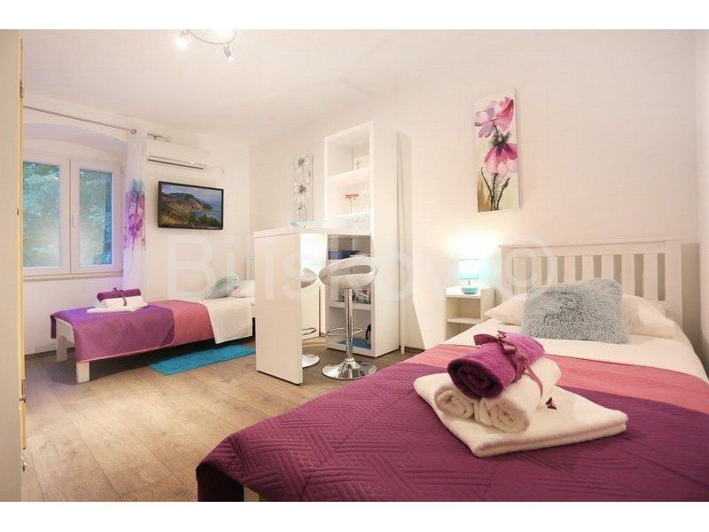 Split, Radunica, soba od 18 m2 sa kupatilom (prodaja)