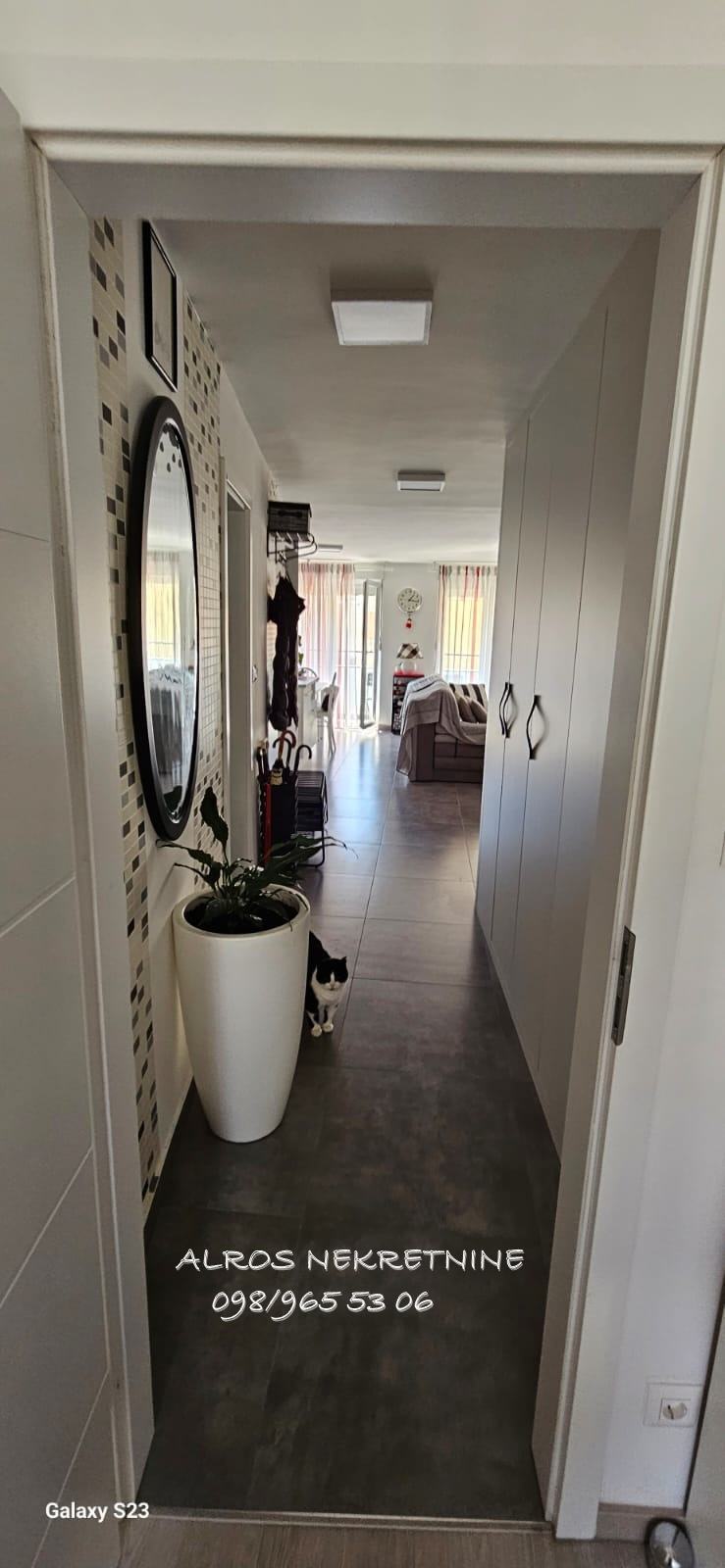 SPLIT SPINUT-KOMPLETNO RENOVIRAN STAN NA VRHUNSKOJ LOKACIJI !!!!! (prodaja)