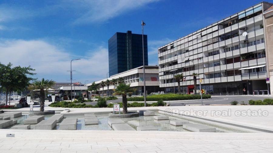 Split,ekskluzivni stan - Zapadna obala 100 m2 *** (prodaja)