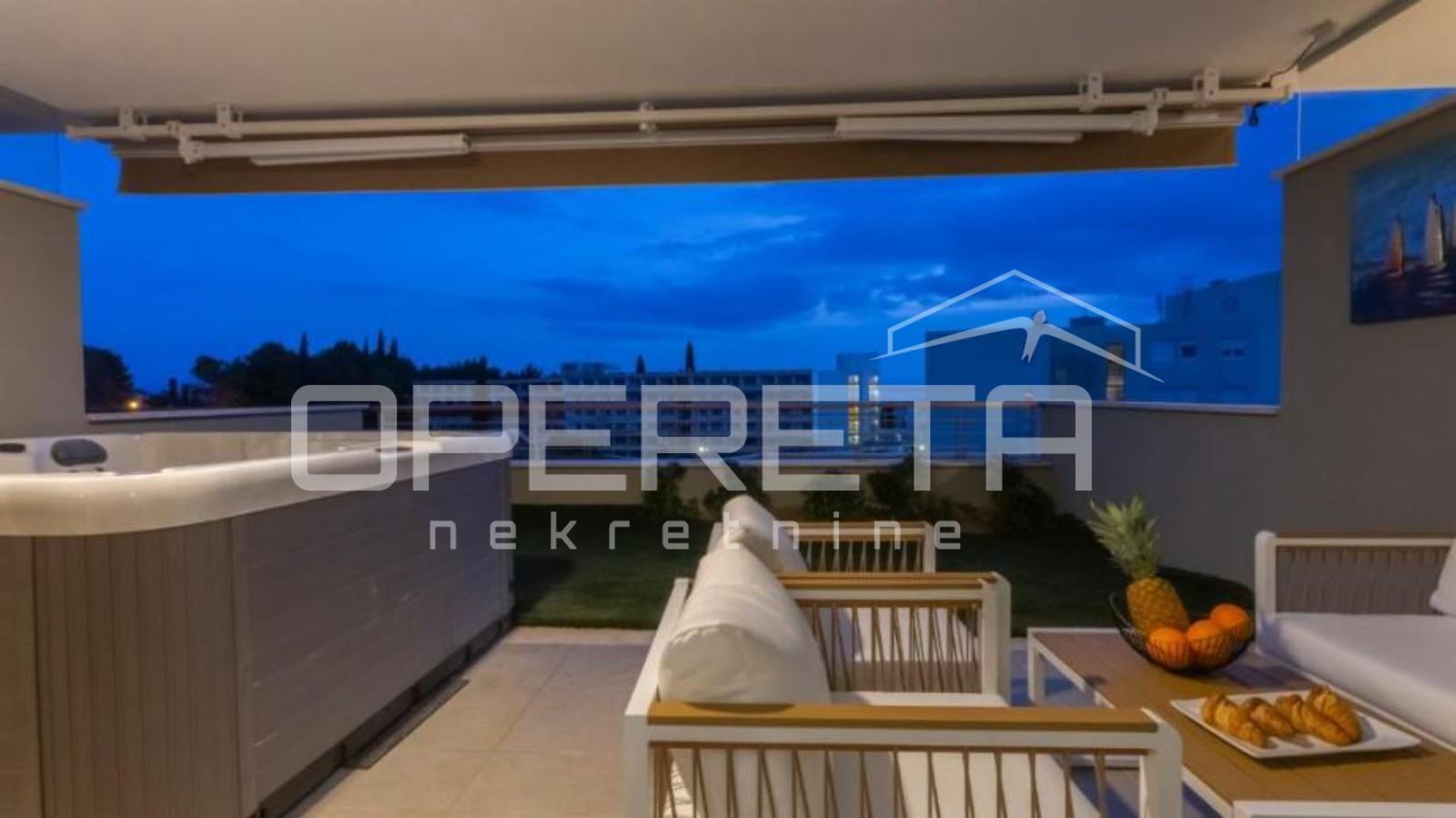 Split – Žnjan: Stan s jacuzzijem, vrtom i garažom – najam (iznajmljivanje)