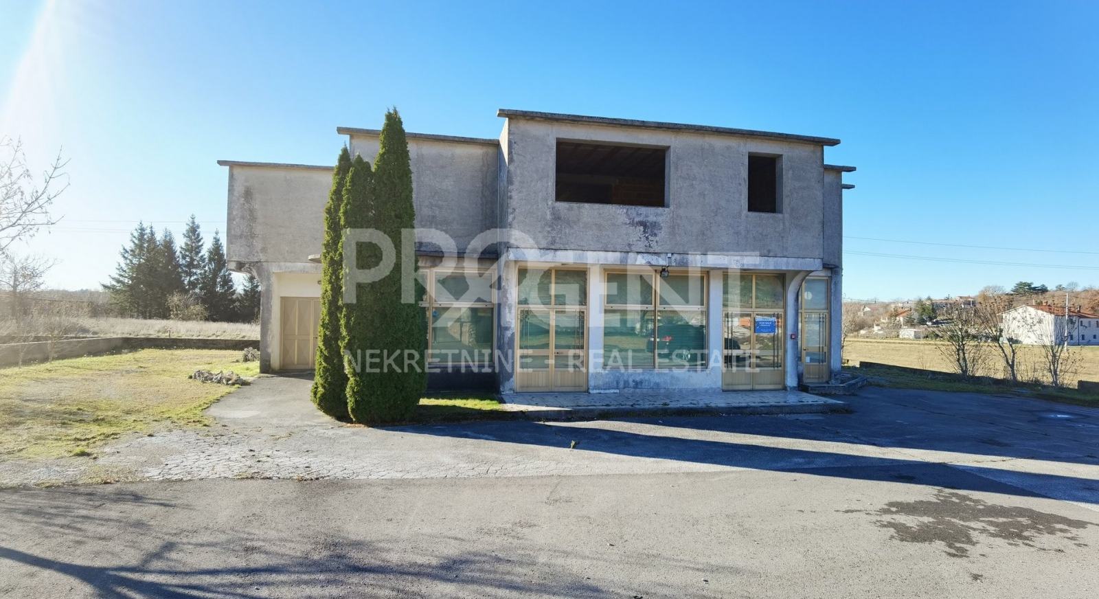 Stambeno-poslovna zgrada (Buzet okolica) (prodaja)