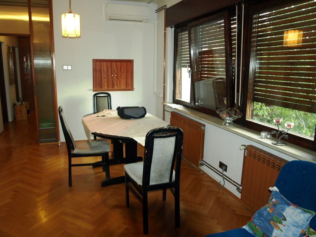 ŠALATA - PETEROSOBAN STAN 150 m2 (iznajmljivanje)