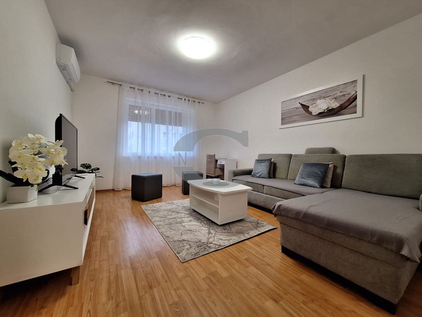 STAN, 1SOBNI, TURNIĆ, SAMO U CONSENSUSU (iznajmljivanje)