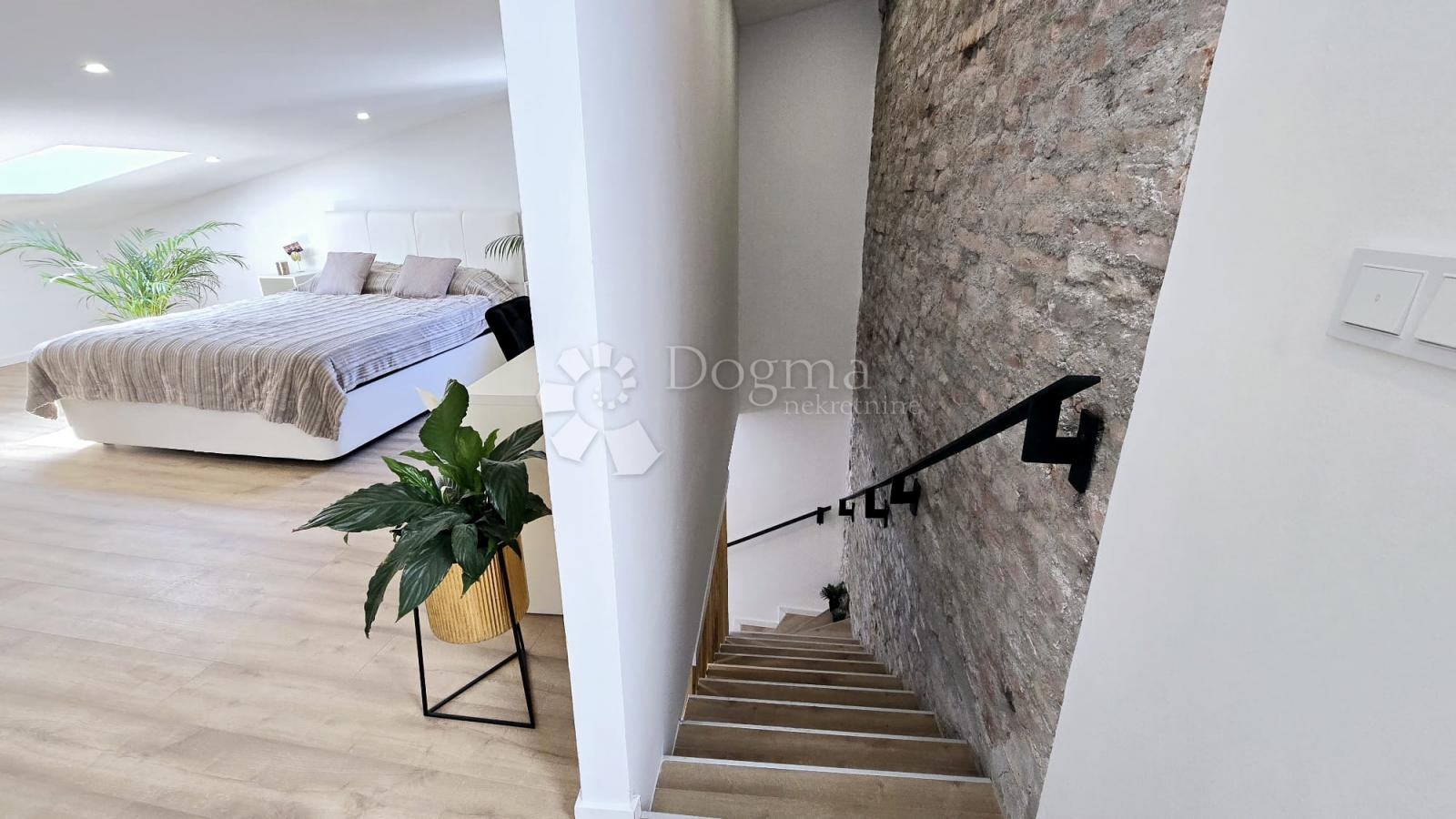 STAN U CENTRU ZAGREBA (prodaja)