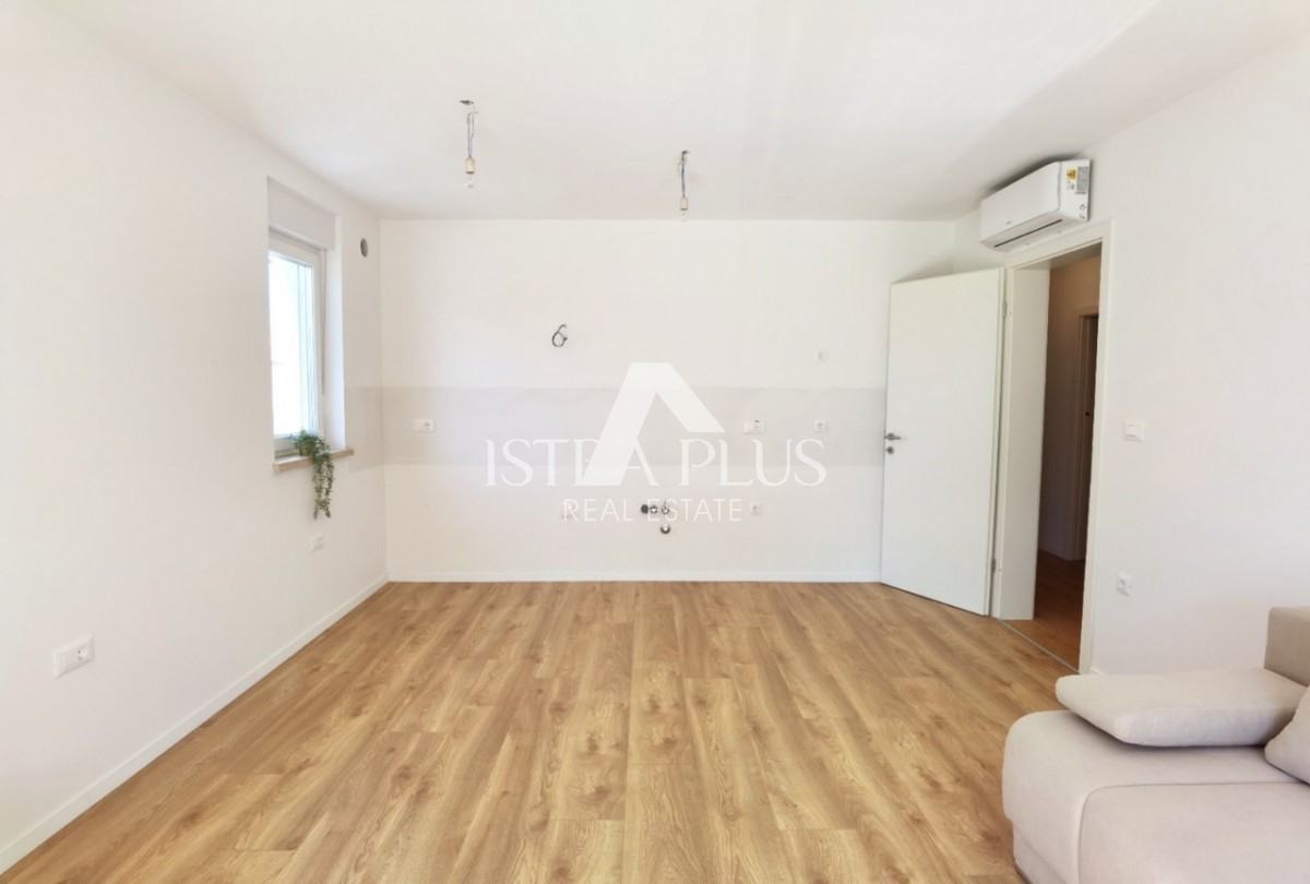 Stan dvije spavaće sobe na prvom katu-u kvalitetnoj novogradnji (prodaja)